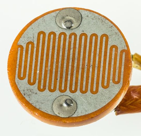 Sensors de llum amb Arduino i Phyphox – Experimentació lliure